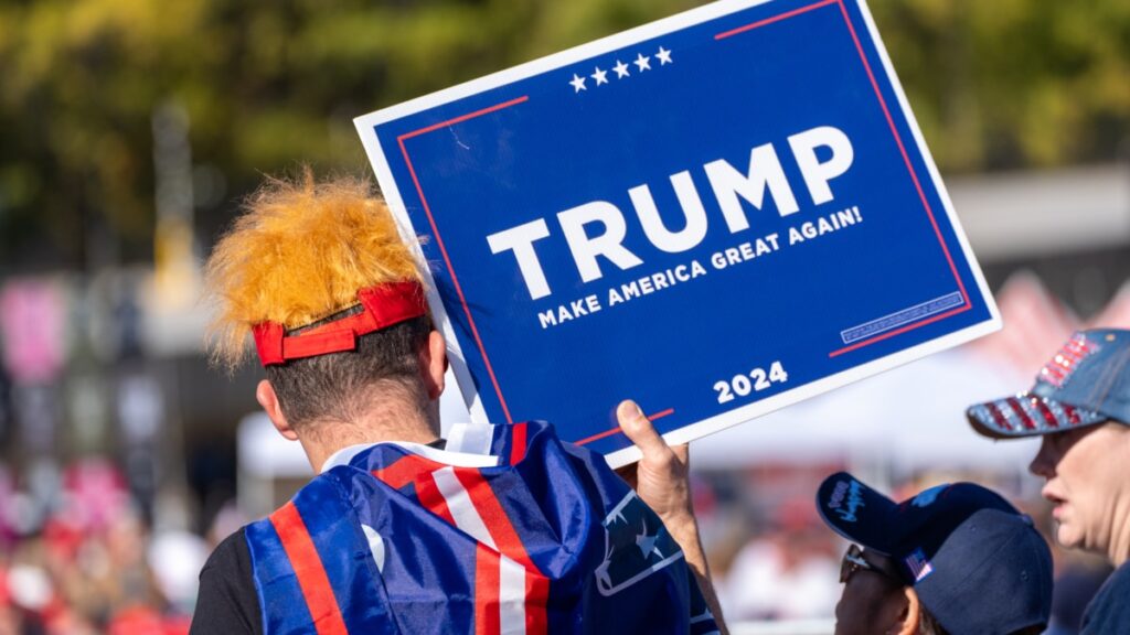 Qu’est-ce que le « Make America Great Again » popularisé par Trump ...