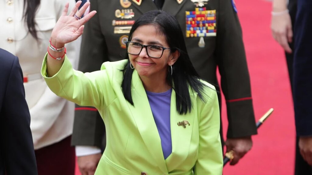 Delcy Rodríguez affirme que si elle va à Washington, elle ira "debout ...